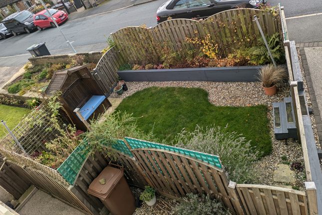 Briarfield Avenue, Idle, Bradford BD10, 2 bedroom flat for sale - 68620045 | PrimeLocation