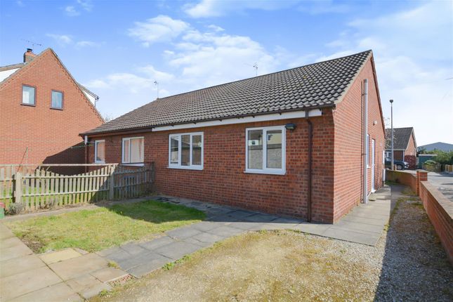 Fieldside, Crowle, Scunthorpe DN17, 2 bedroom semi-detached bungalow ...