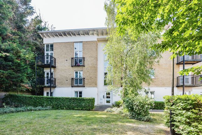 Revere Way, Epsom KT19, 2 bedroom flat for sale - 64836686 | PrimeLocation