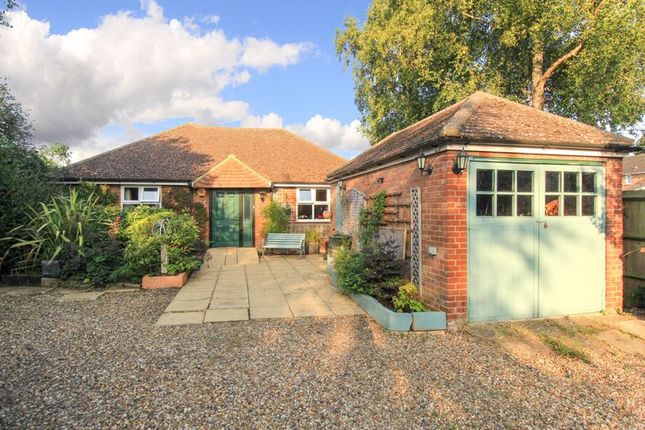 Cheddington Road, Pitstone, Leighton Buzzard LU7, 3 bedroom detached ...