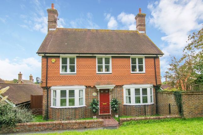 Eastbourne Road Ridgewood Uckfield Tn22 4 Bedroom Detached House For