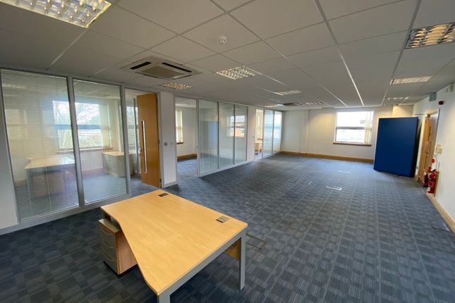 724 Capability Green, Luton, Bedfordshire LU1, office to let - 69510598 ...