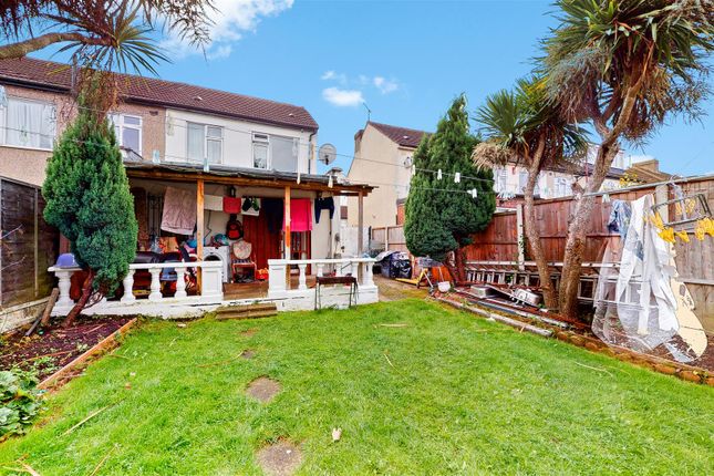 Monroe Crescent, Enfield EN1, 3 bedroom property for sale - 60008685 ...