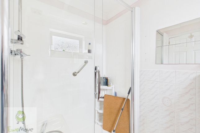 Burrows Lane, Middle Stoke, Rochester ME3, 3 bedroom detached house for ...