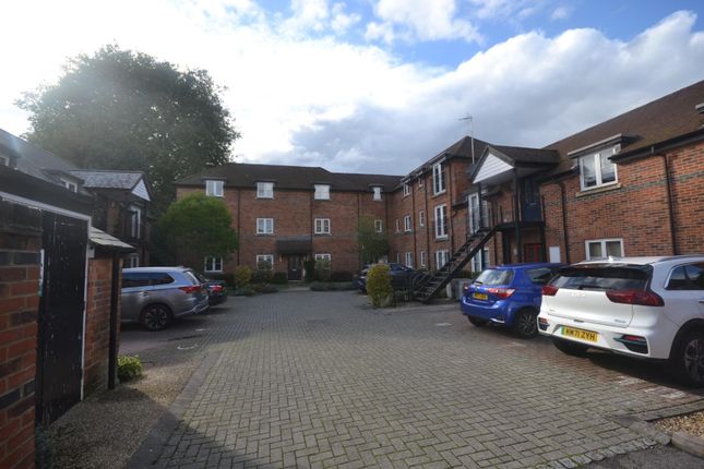 Crown Place, Reading RG1, 2 bedroom flat to rent - 68457352 | PrimeLocation