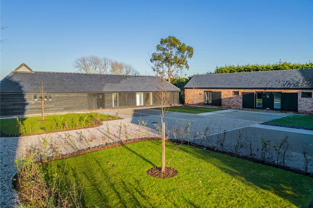 Rawreth Lane, Rawreth, Wickford, Essex SS11, 3 bedroom bungalow for ...