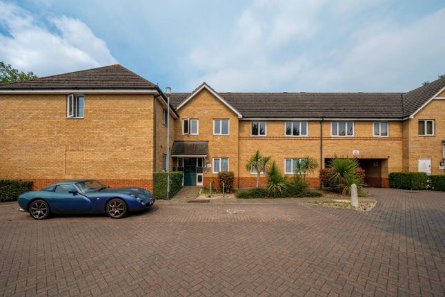 Woodlands Close, Guildford GU1, 2 bedroom flat for sale - 61890143 ...