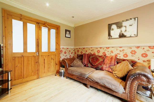 Rossefield Parade, Bramley, Leeds LS13, 3 bedroom terraced house for ...