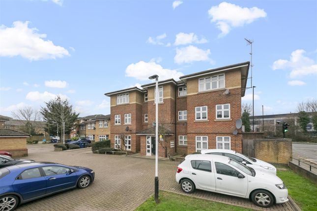William Close, Southall UB2, 1 bedroom flat for sale - 69471747 ...
