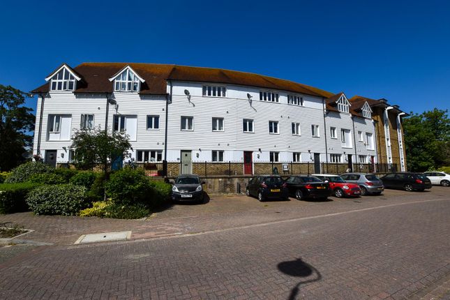 Medway Court, Aylesford ME20, 4 bedroom terraced house to rent ...