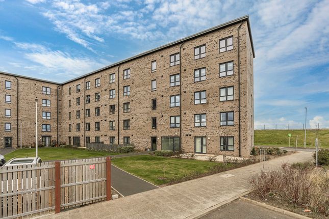 16/1 Sandpiper Drive, Edinburgh EH6, 2 bedroom flat for sale - 69736898 ...