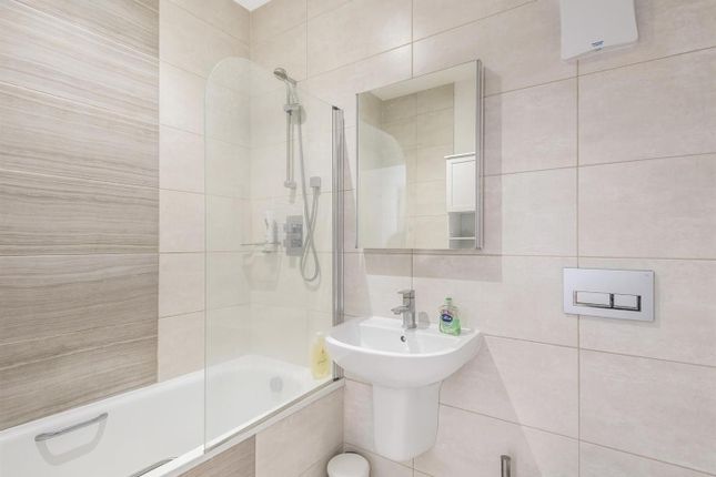 7-11 Station Road, Reading RG1, 2 bedroom flat for sale - 69448668 ...