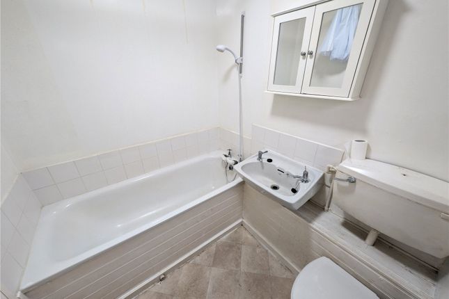 Blakemore, Brookside, Telford, Shropshire TF3, 2 bedroom flat for sale ...