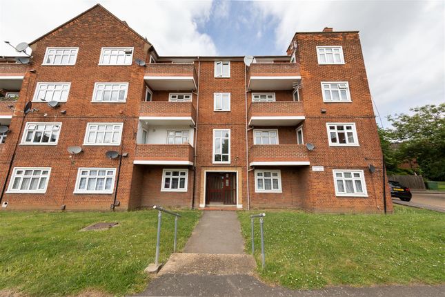 Althorne Gardens, London E18, 2 bedroom flat for sale - 61591699 ...