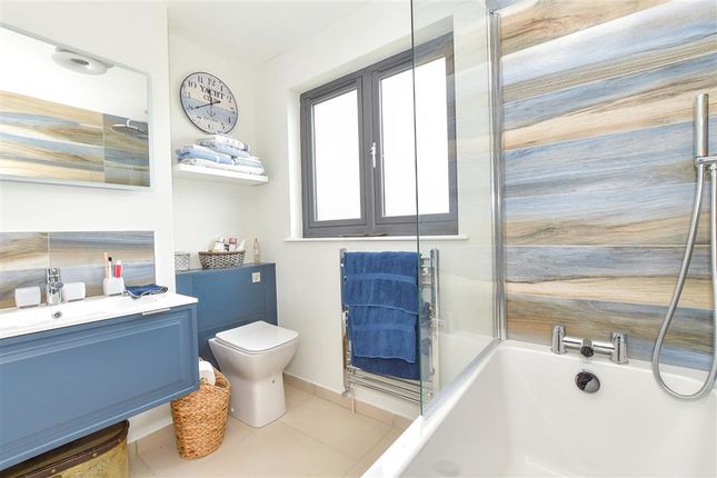 Pitts Lane, Binstead, Isle Of Wight PO33, 4 bedroom detached house for ...