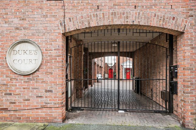 Duke Court, Duke Street, Chester CH1, 2 bedroom flat for sale ...