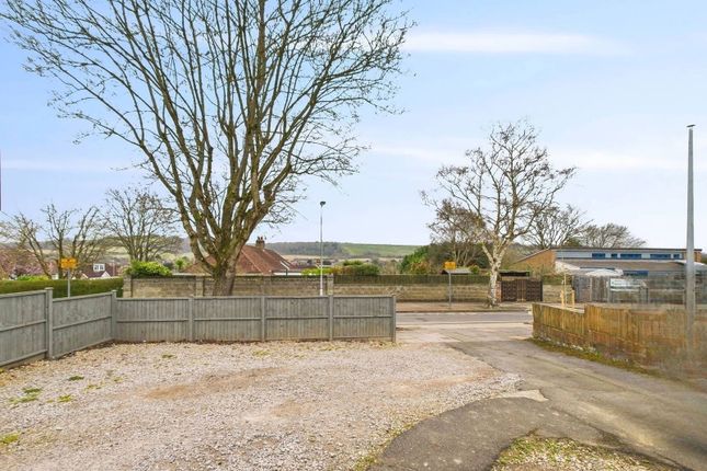 Vale Avenue, Findon Valley, Worthing BN14, 3 bedroom bungalow for sale ...