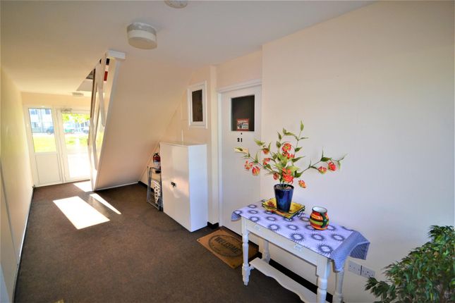 Downlands Road, Devizes SN10, 2 bedroom flat for sale - 61473885 ...