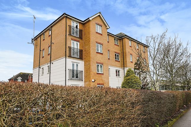 Twickenham Close, Swindon SN3, 2 bedroom flat for sale - 64206344 ...