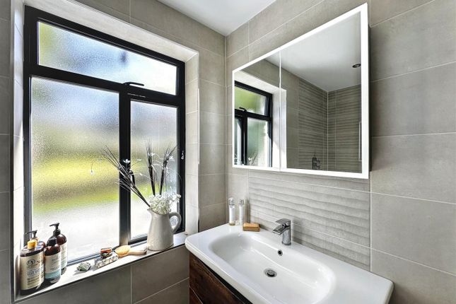 Hayesfield Park, Bath BA2, 6 bedroom detached house for sale - 70002169 ...