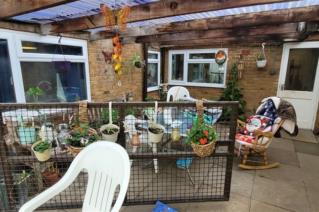 Fishers Green, Stevenage SG1, 5 bedroom detached house for sale ...