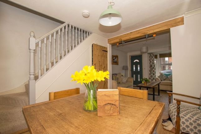 Framfield Road Uckfield Tn22 2 Bedroom Terraced House For Sale