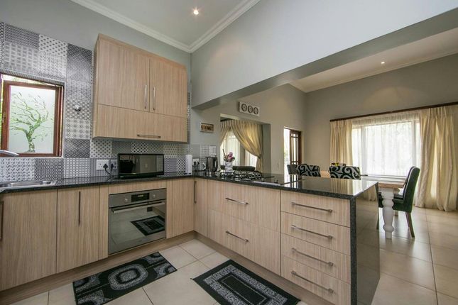 Hornbill Road, Fourways Area, Gauteng, 3 bedroom detached house for ...