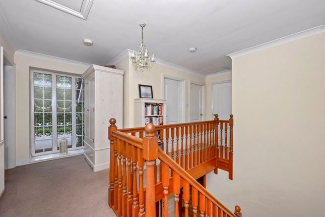 Kennel Lane, Fetcham, Leatherhead KT22, 4 bedroom detached house for ...