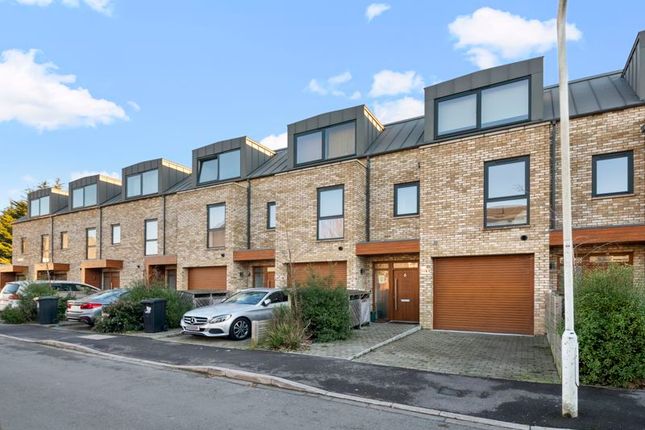 Homes for Sale in Northolt - Buy Property in Northolt - Primelocation