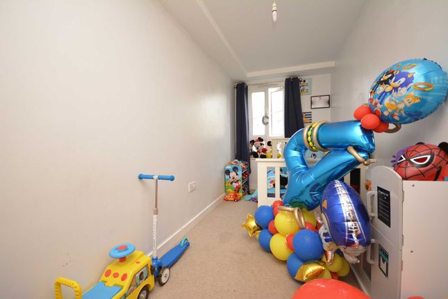 Trinity Square, Margate, Kent CT9, 2 bedroom flat for sale - 69442431 ...