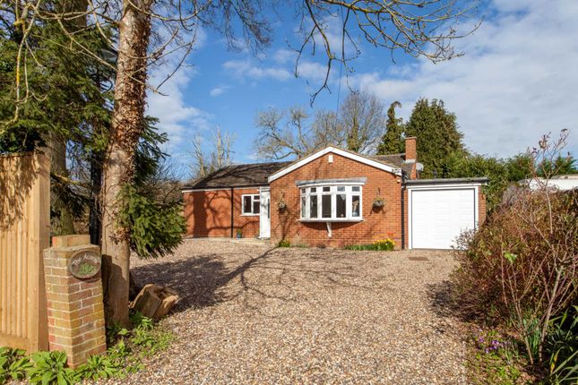 4 bed detached bungalow for sale in Beech Road, Tokers Green, Reading ...