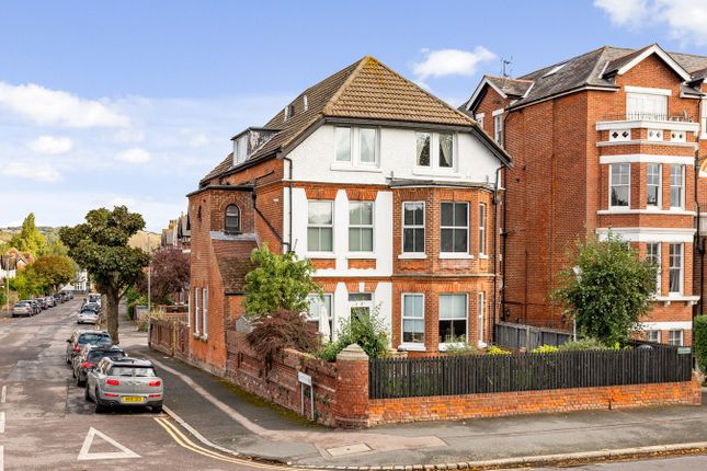 Shorncliffe Road, Folkestone CT20, 2 bedroom flat for sale - 66910476 ...