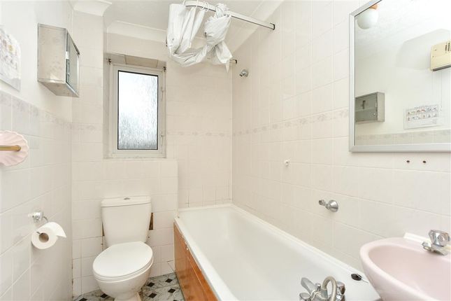 Ferrier Close, Parkwood, Gillingham, Kent ME8, 1 bedroom flat for sale ...