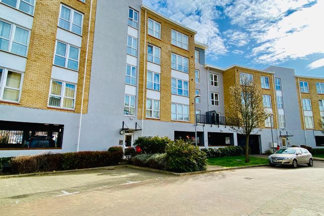Fisgard Court, Admirals Way, Gravesend, Kent DA12, 1 bedroom flat to ...