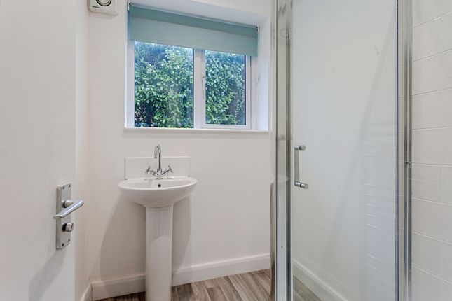 Sholver Lane, Oldham OL1, 3 bedroom detached house for sale - 63753094 ...