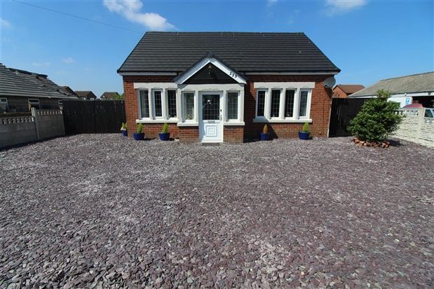 Common Edge Road, Blackpool FY4, 3 bedroom bungalow for sale - 47976000 ...
