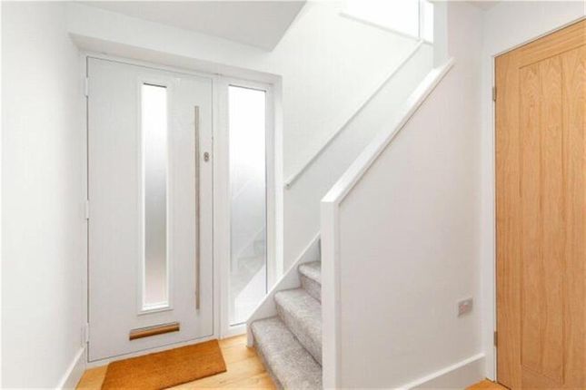 Carr Bridge Avenue, Horsforth, Leeds LS16, 3 bedroom semi-detached ...