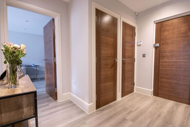 Ropers Yard, Hart Street, Brentwood CM14, 2 bedroom flat for sale ...