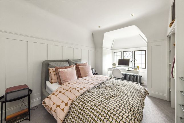 Green Dene, East Horsley, Surrey KT24, 5 bedroom detached house for ...