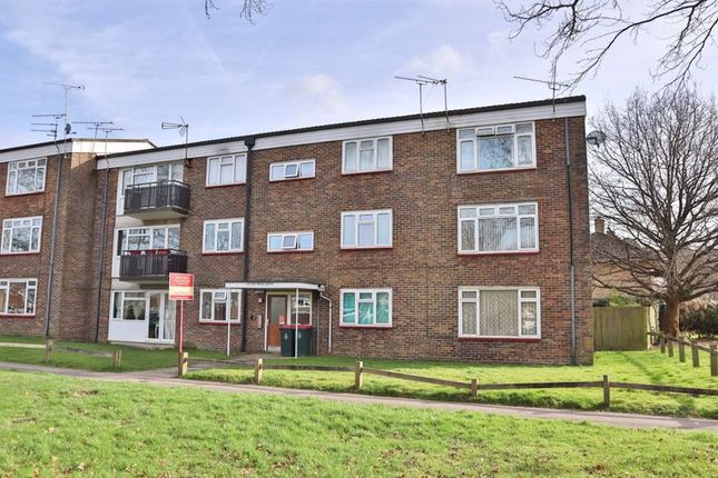 2 bed flat for sale in Weald Drive, Furnace Green, Crawley, West Sussex ...
