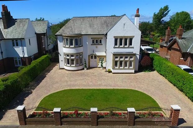 Houses for Sale in North Park Drive, Blackpool FY3 - North Park Drive ...