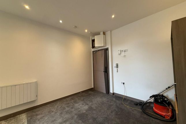 Lime Tree Way, Chineham, Basingstoke RG24, studio to rent - 70361899 ...