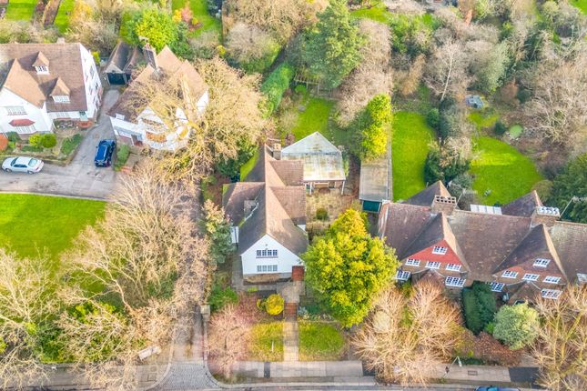 Temple Fortune Lane, London NW11, 3 bedroom detached house for sale ...