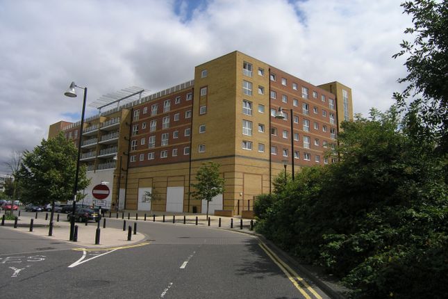 Flats for Sale in Edinburgh Gate, Harlow CM20 - Edinburgh Gate, Harlow ...