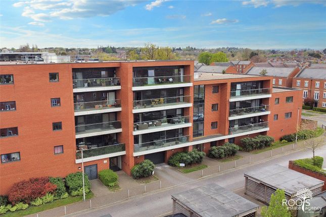 Bregawn House, Racecourse Road, Newbury, Berkshire RG14, 2 bedroom flat ...
