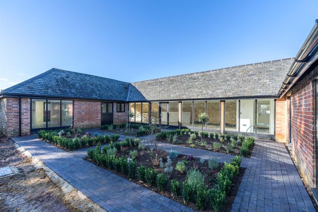 Buckingham Road, Silverstone, Towcester, Northamptonshire NN12, 5 ...