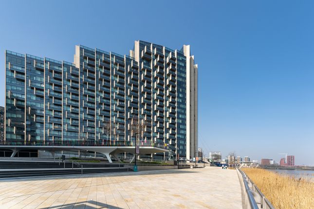Upper Riverside, Cutter Lane, Greenwich SE10, 2 bedroom flat for sale ...