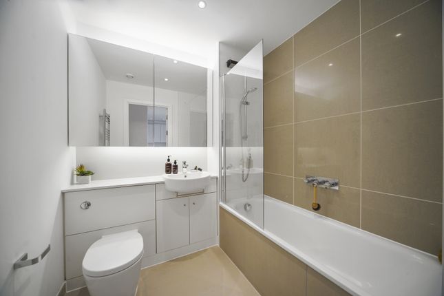 4, Liberty Bridge Road, London E20, 1 bedroom flat to rent - 67847796 ...