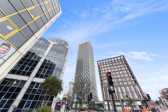 Stratosphere Tower, Great Eastern Road, Stratford E15, 2 bedroom flat ...