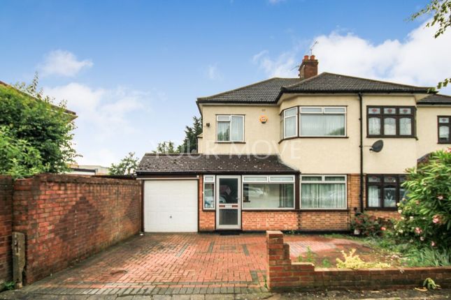 Homes For Sale In Parkside Avenue Romford Rm1 Buy Property In